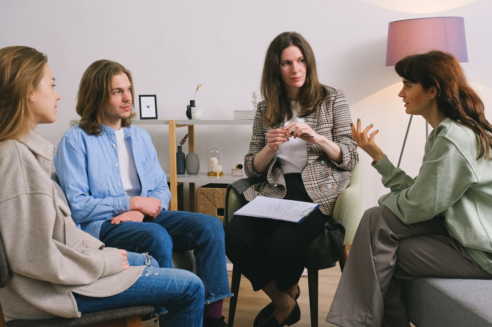 Workplace Peer Support Groups: Guidelines, Best Practices, and Benefits